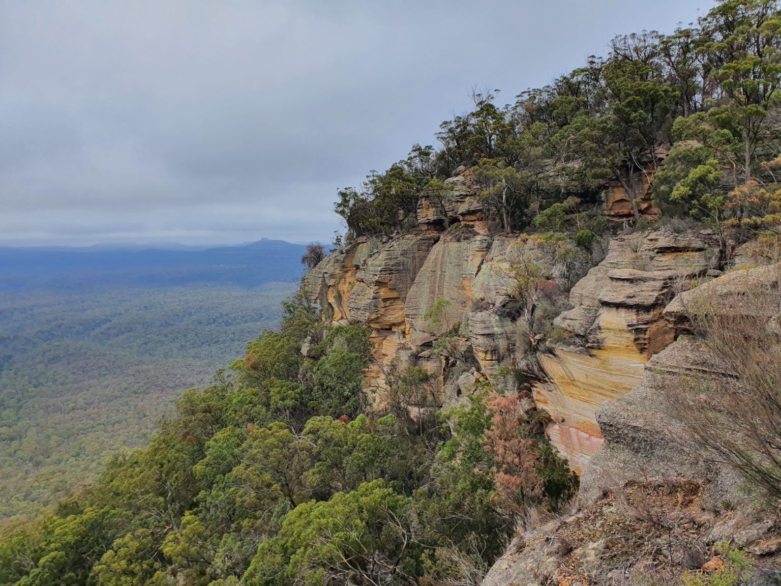 An amble around Mt Airly - fat canyoners